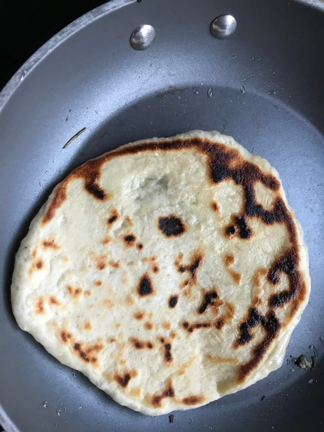 Chicken and Roasted Red Pepper Naan | My Bizzy Kitchen