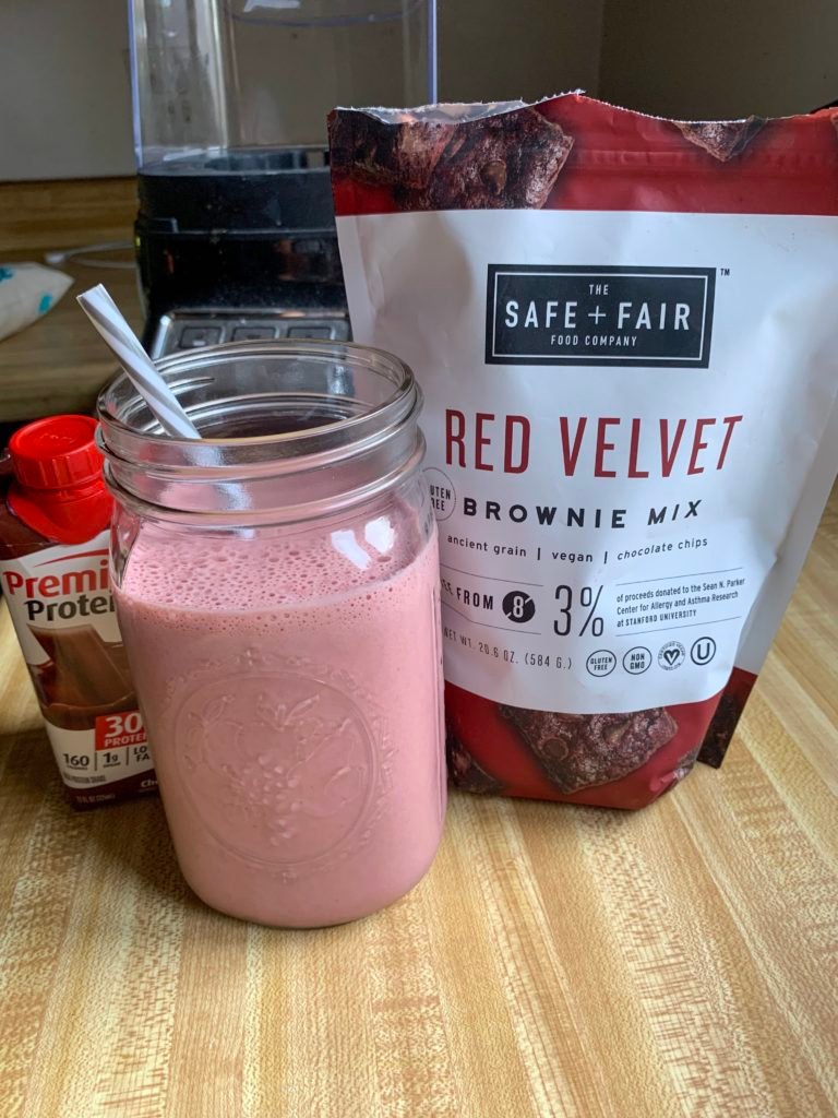 Red Velvet Smoothie | My Bizzy Kitchen